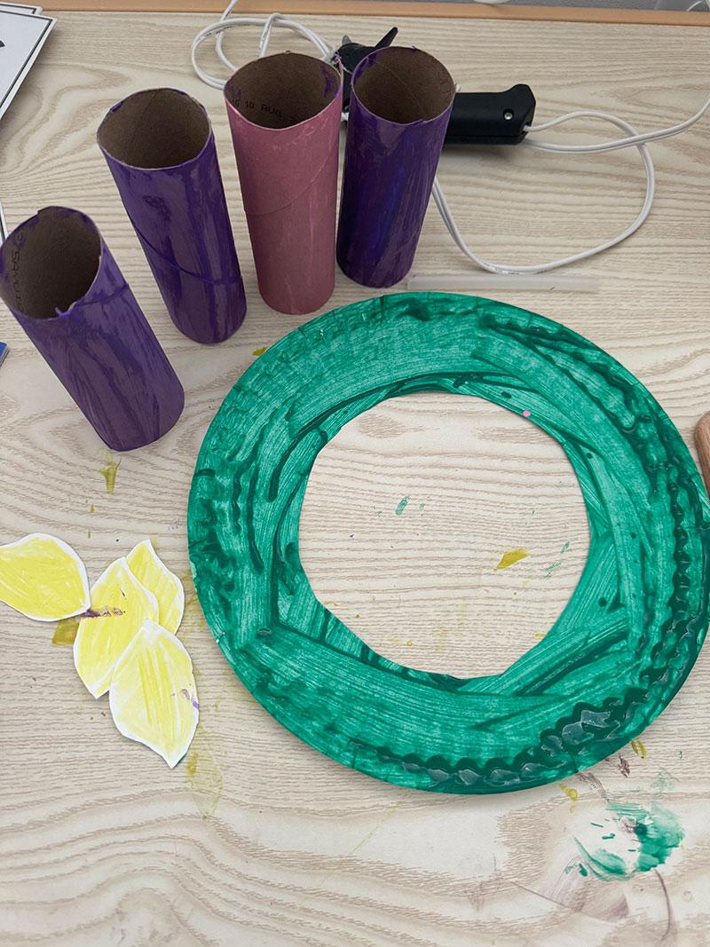 How to Create a Handmade Advent Wreath | Homeschool Mom Collective